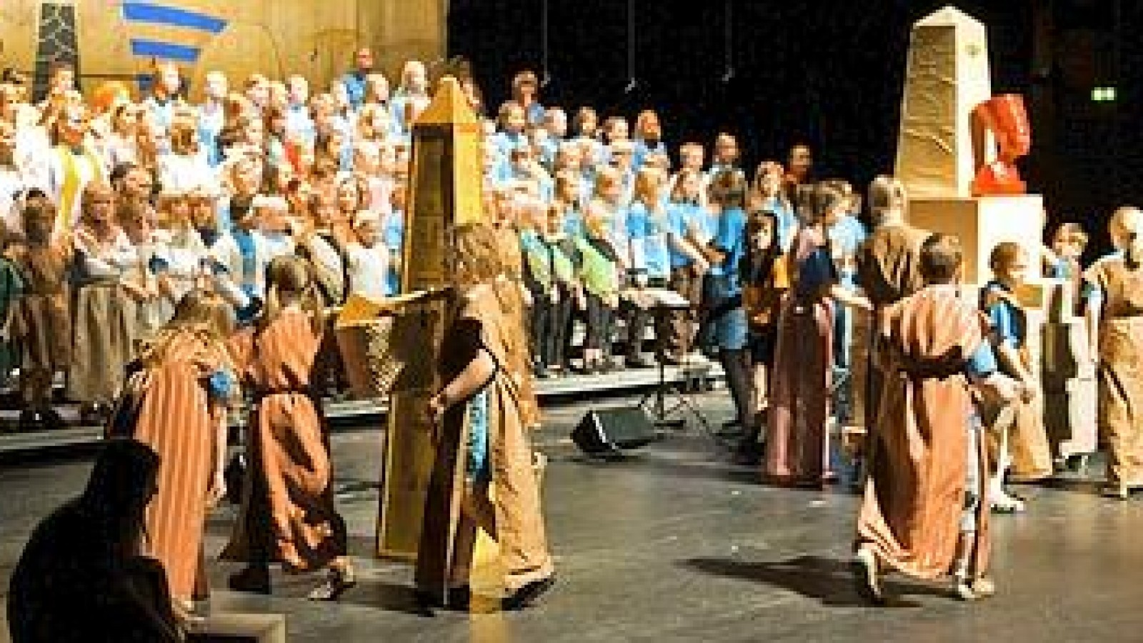 Kinder singen den Moses-Rap