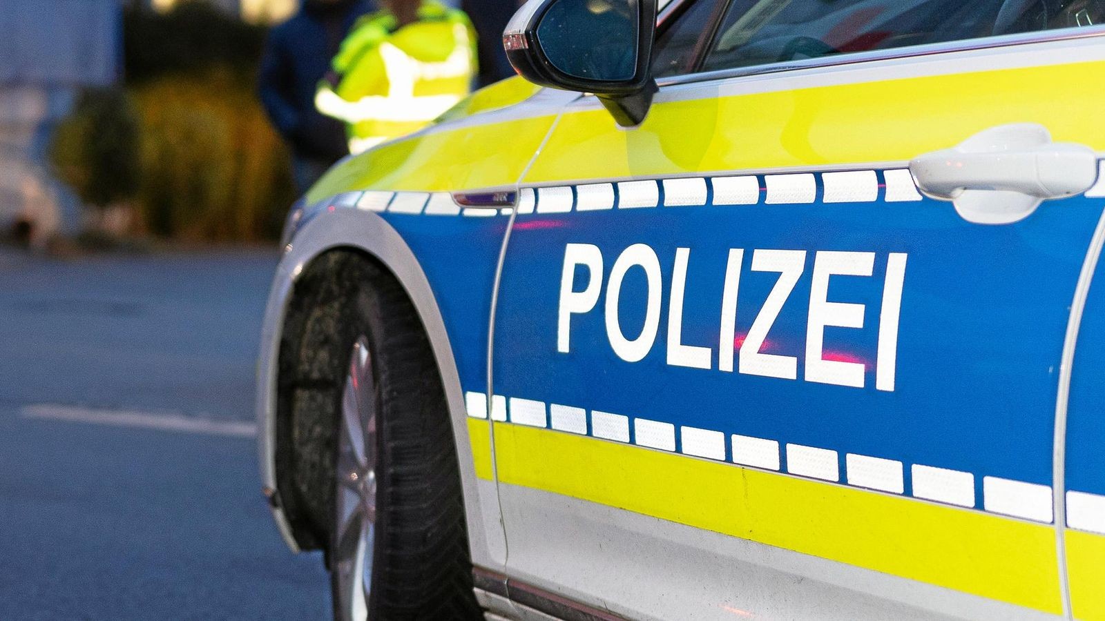 Polizei Hamburg: Streit unter Autofahrern endet mit Messerattacke