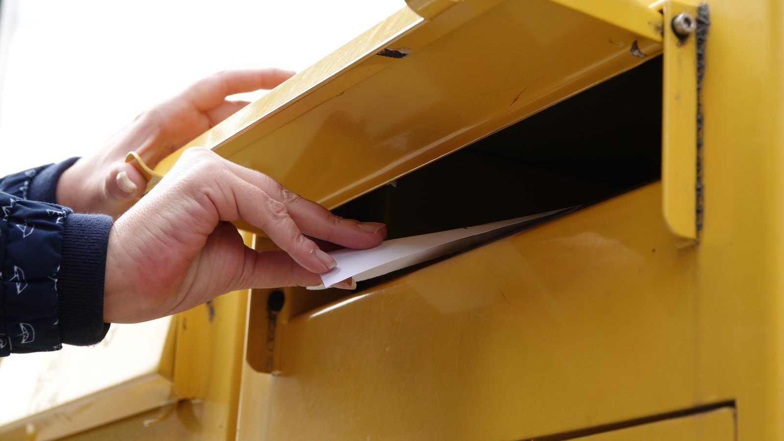 Emmerich: Briefkasten gesprengt – diese Post ist zerstört