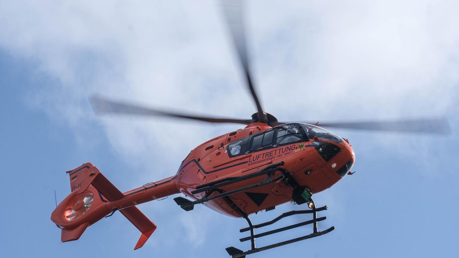 Schwerer Unfall bei Bracht - Rettungshubschrauber im Einsatz