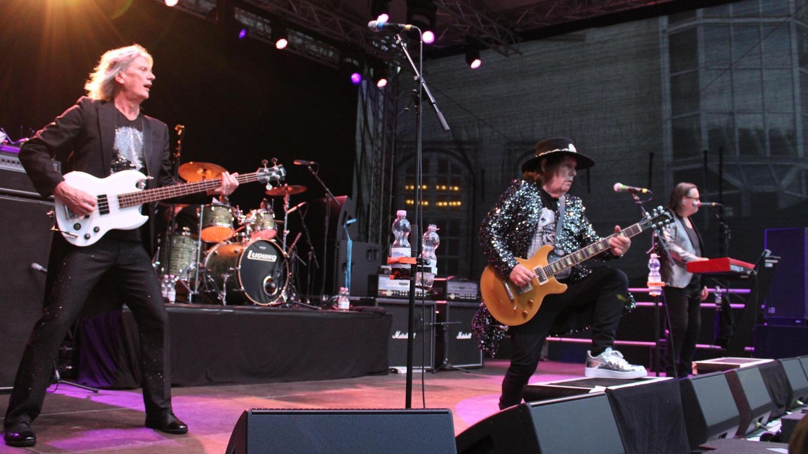 Die Rocker von Slade unterhielten in Gifhorn auch die Fuzo