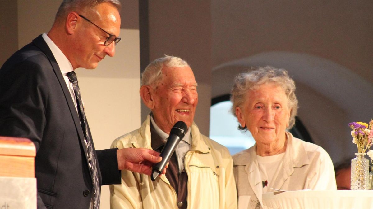 Stars gesucht: Talentshow auf dem Zwiebelmarkt