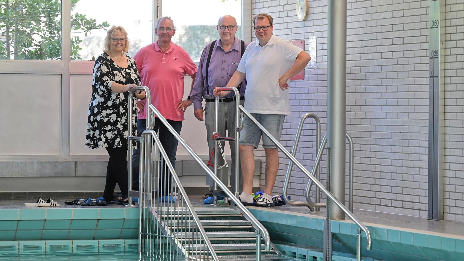 Bürgerbad Elten: Stufe für Stufe bequem ins Schwimmbecken