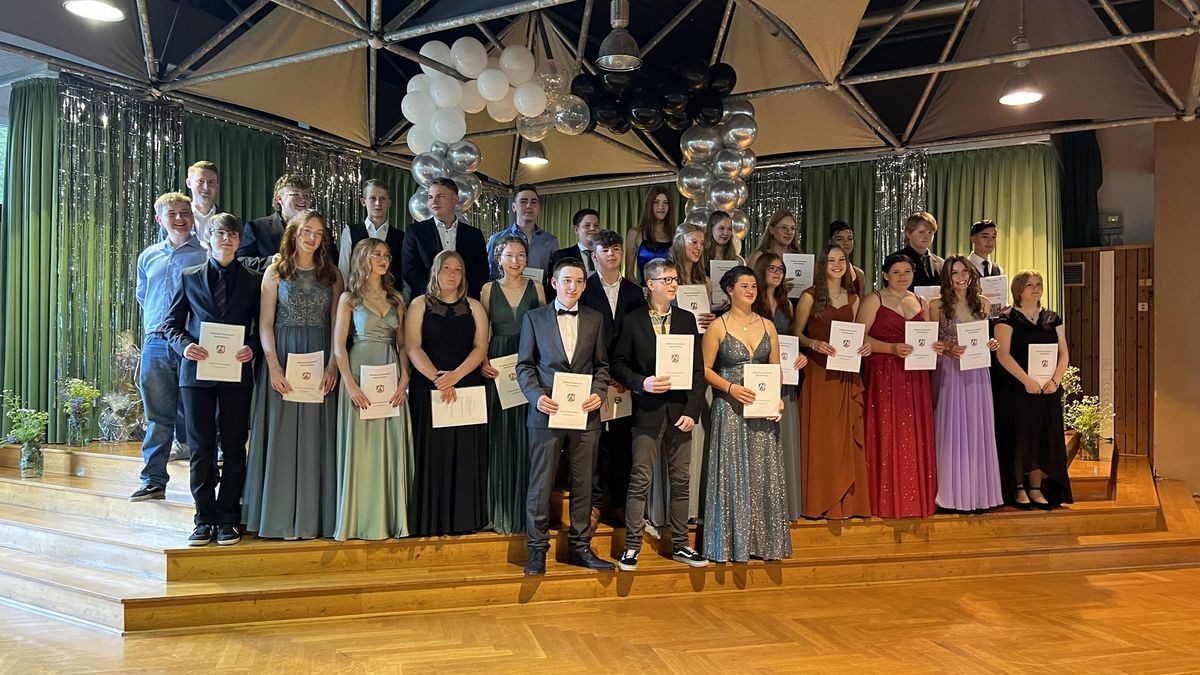 Realschule Bad Berleburg verabschiedet ihre Absolventen