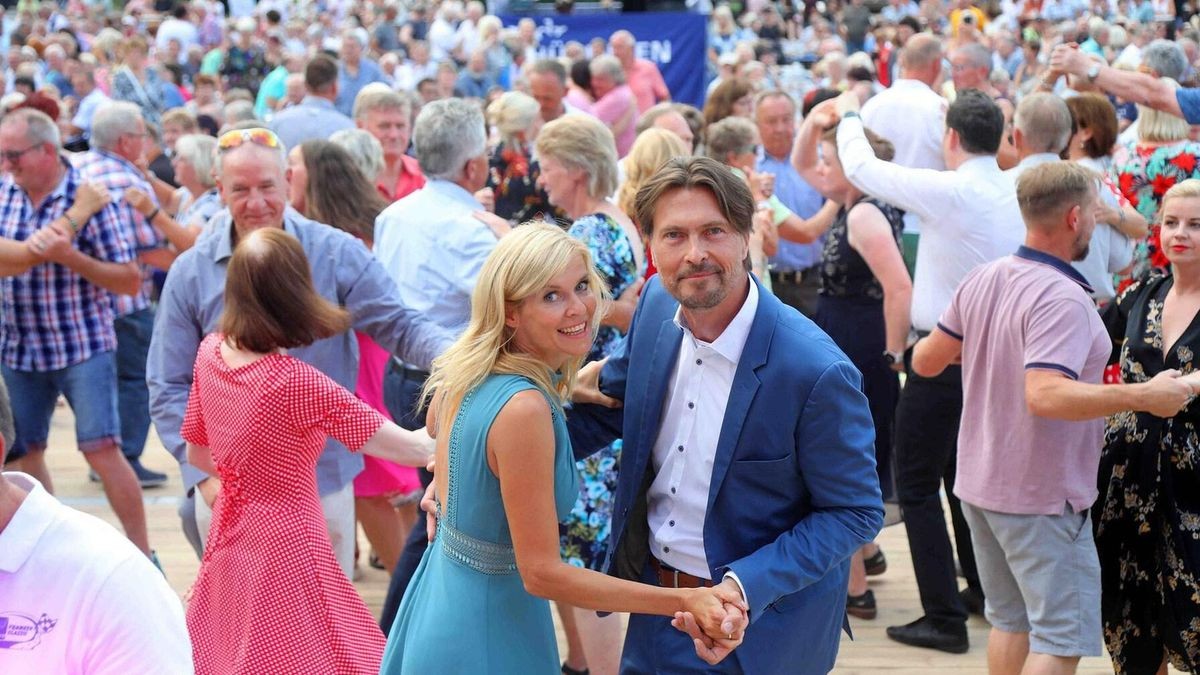 Tanzen und den Ilm-Kreis feiern