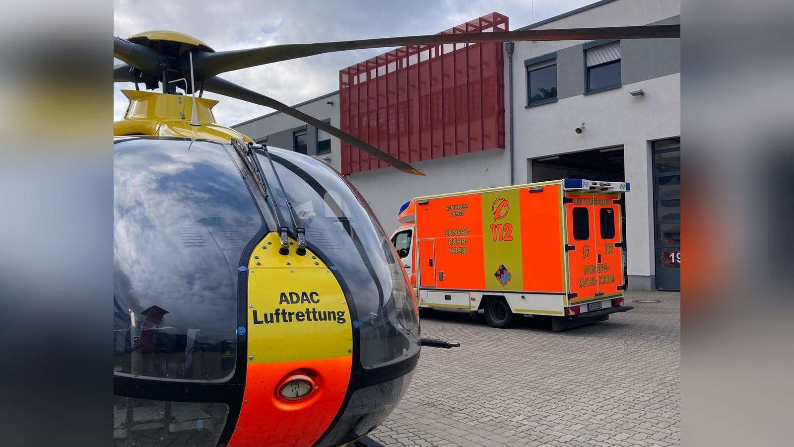 Unfall Hattingen: Schwerverletzte mit Hubschrauber abgeholt