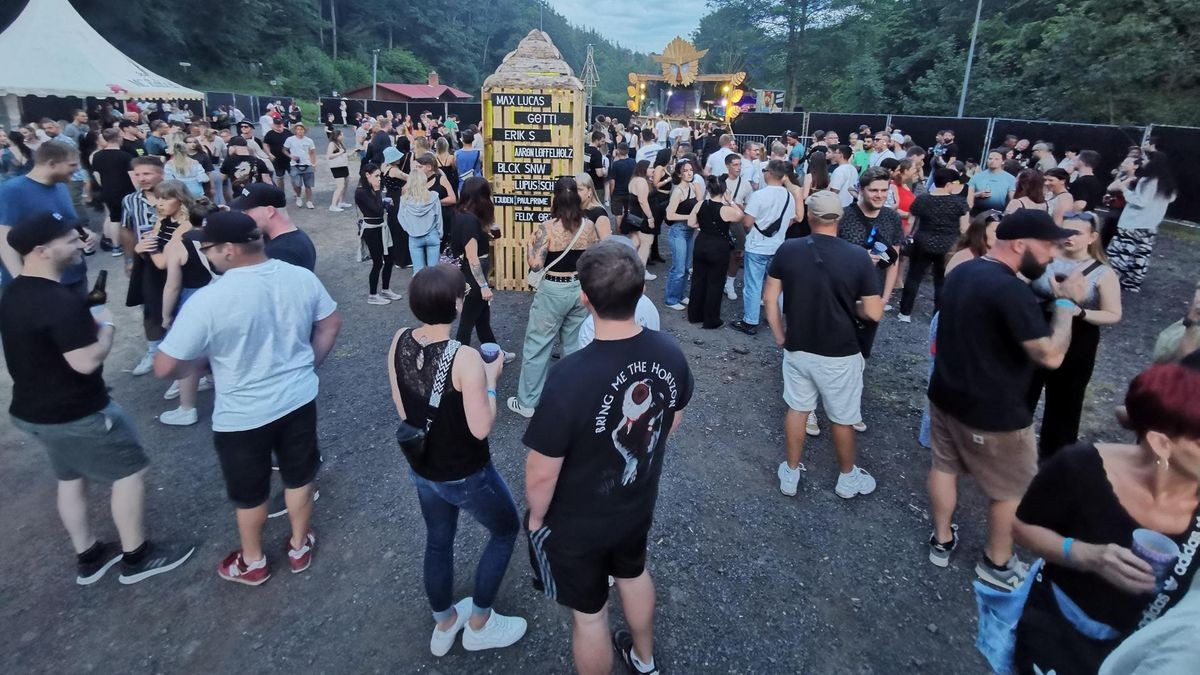 Elektro-Party im Wartburgkreis wird von Gästen überrollt