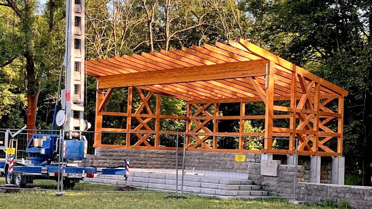 Parkfest an der neuen Überdachung