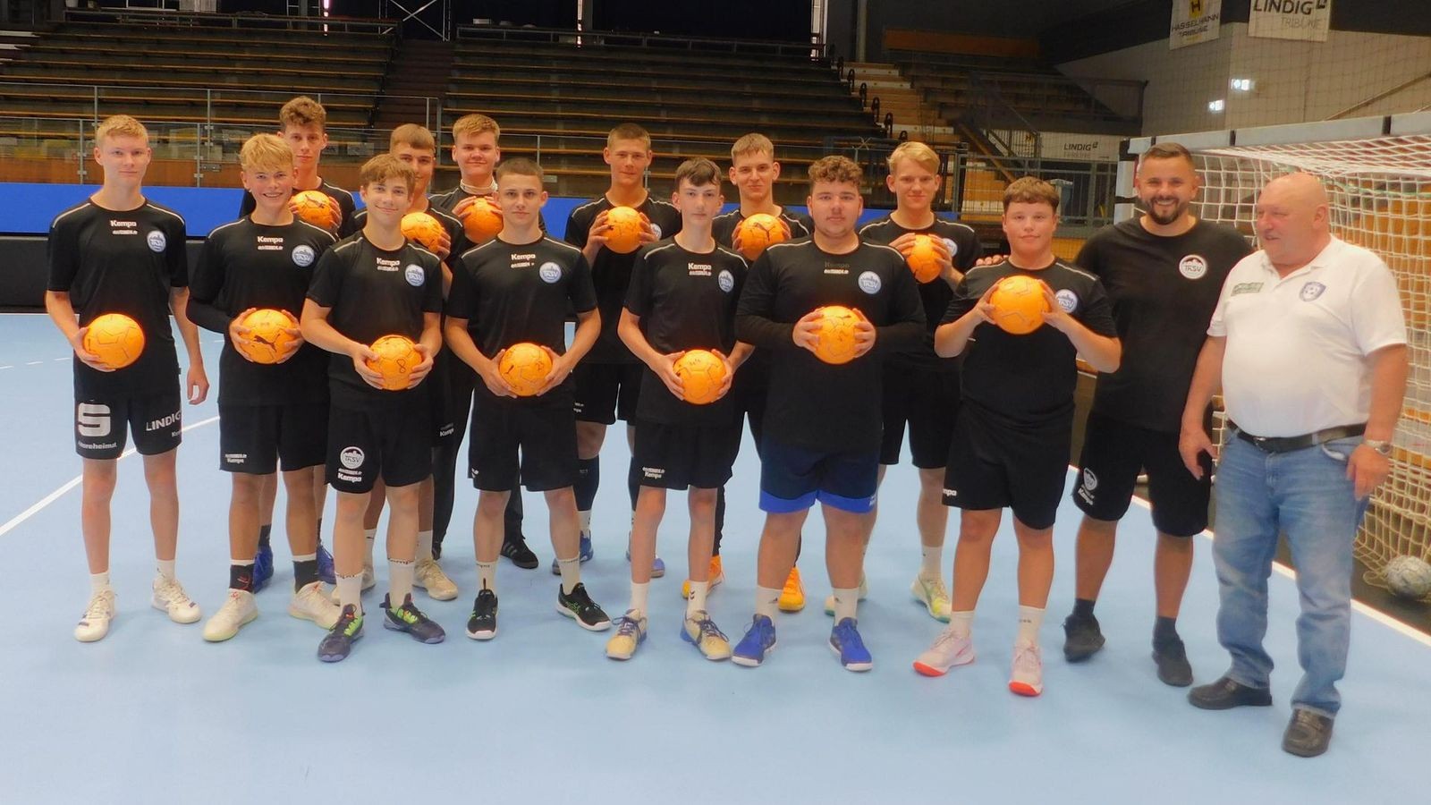 Nachwuchs des ThSV Eisenach freut sich über neue Bälle