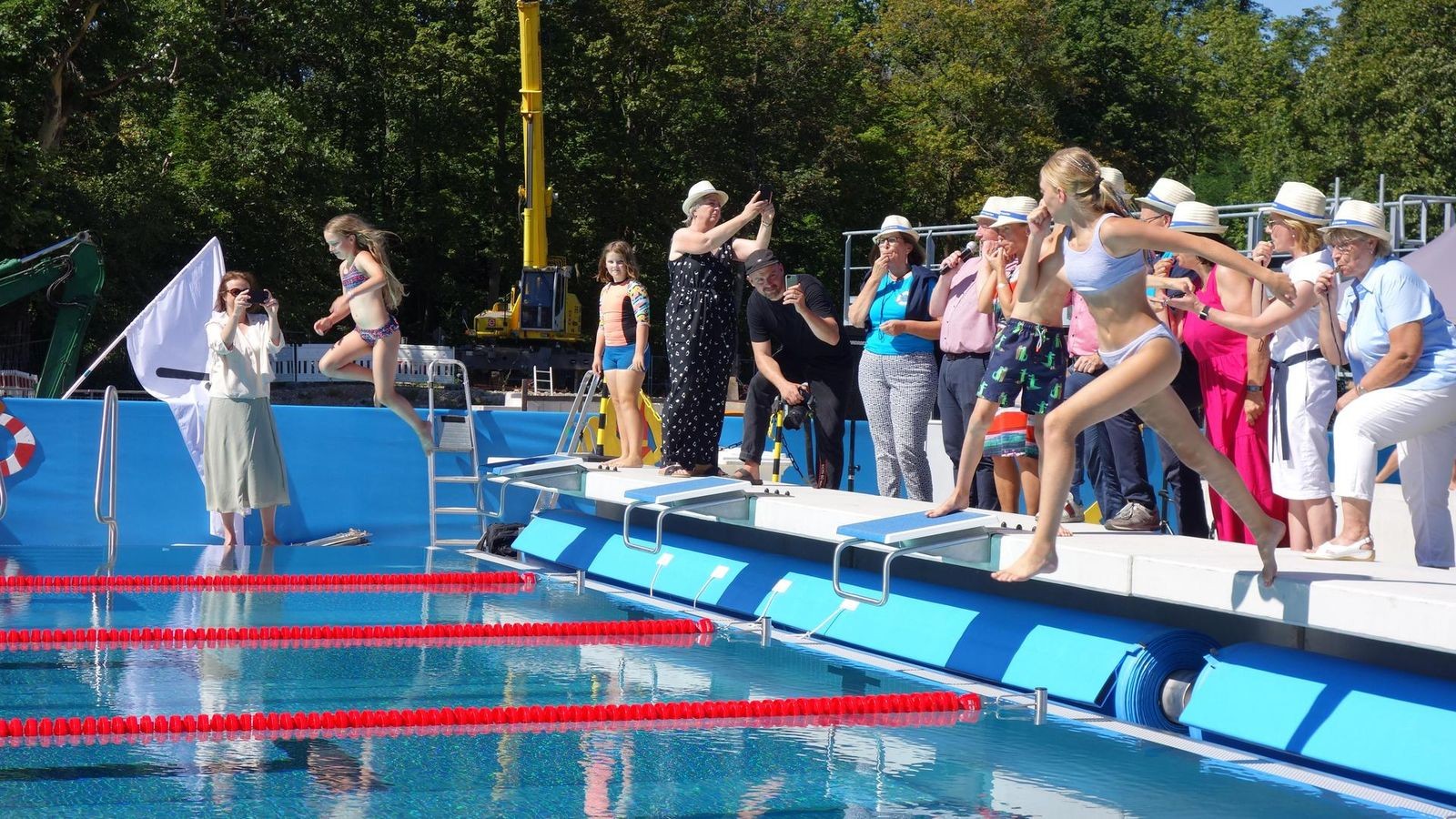 Freibad-Eröffnung in Erfurt: Auf einen flotten Sprung ins „Dreier“