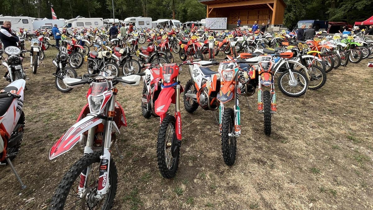 Enduro-Classics rund um Niederroßla: Perfekte Piste für 234 Piloten