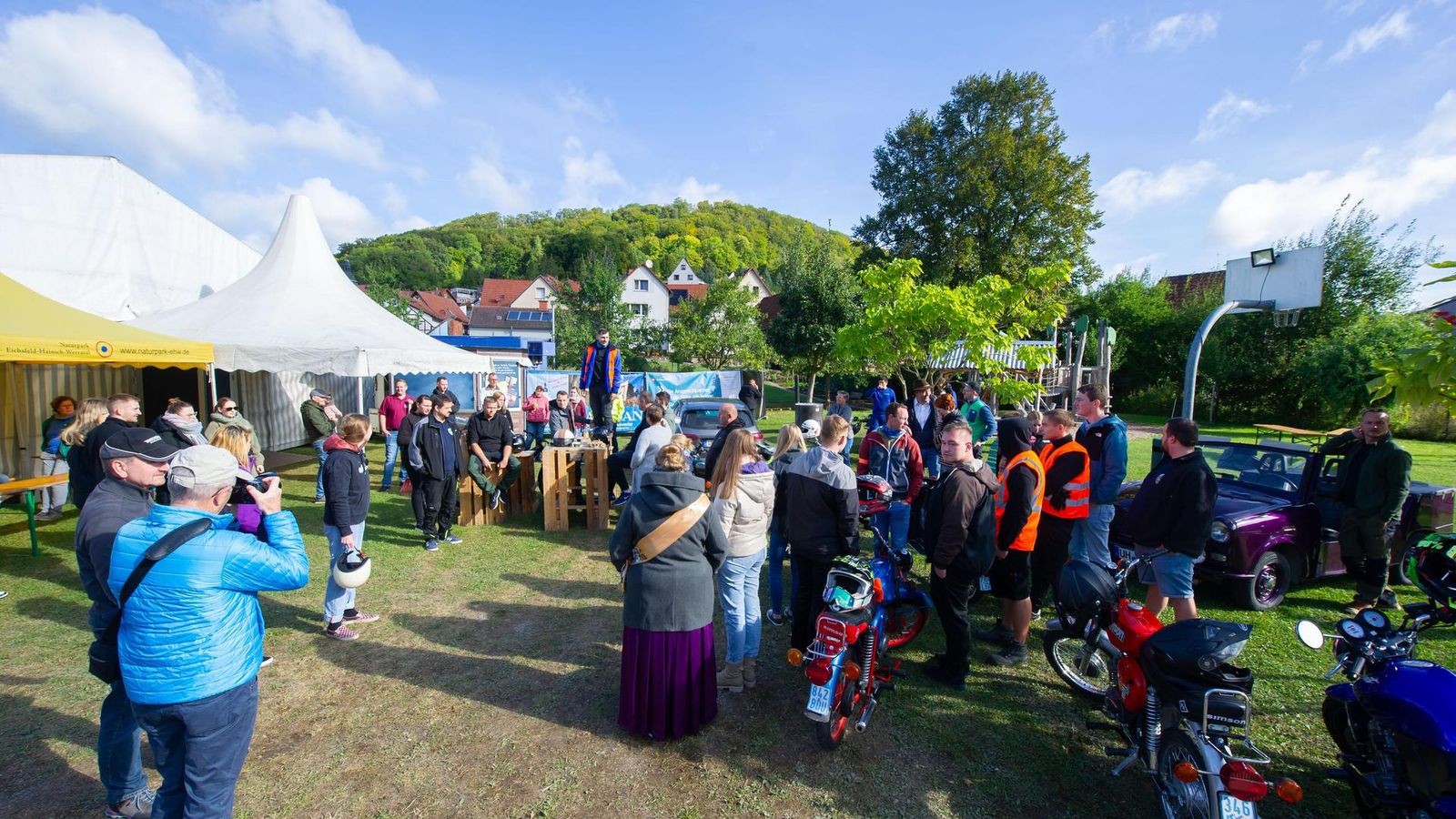Erste Musfest-Ausfahrt mit historischen Fahrzeugen