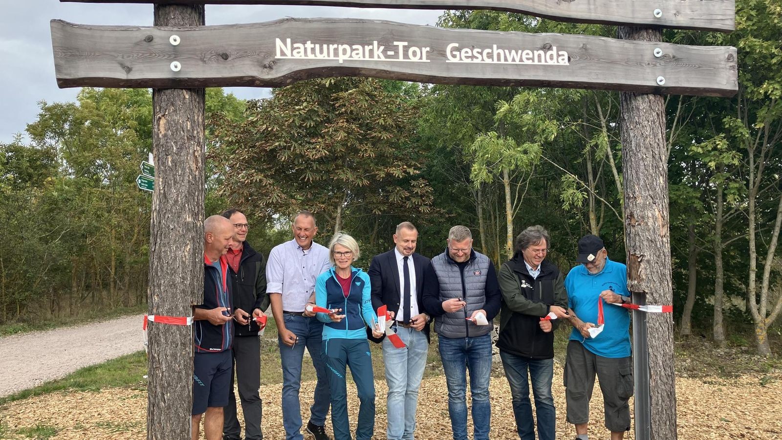 Entdeckungsreise: Auf Schusters Rappen durch Geschwendas neues Holzportal