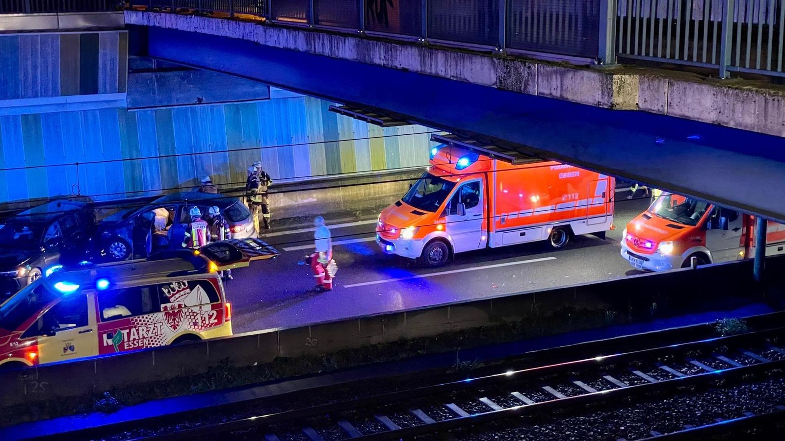 Schwerer Unfall mit acht Verletzten auf der A40 in Essen