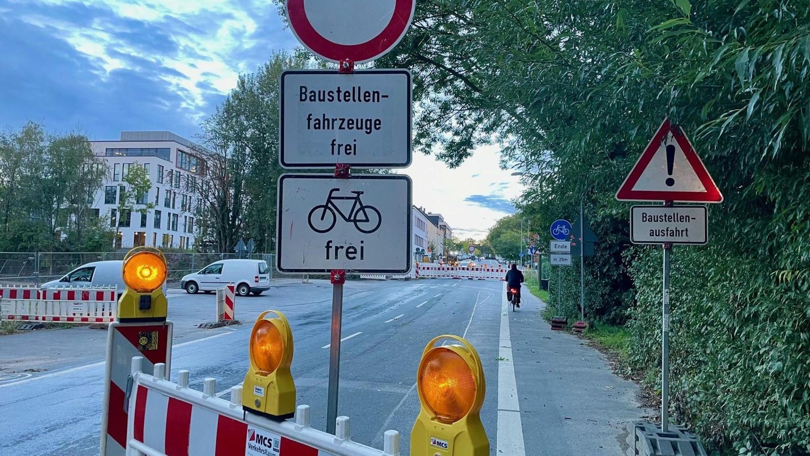Alte Wittener Straße in Bochum: Gleise werden entfernt Alte Wittener Straße in Bochum: Gleise werden entfernt