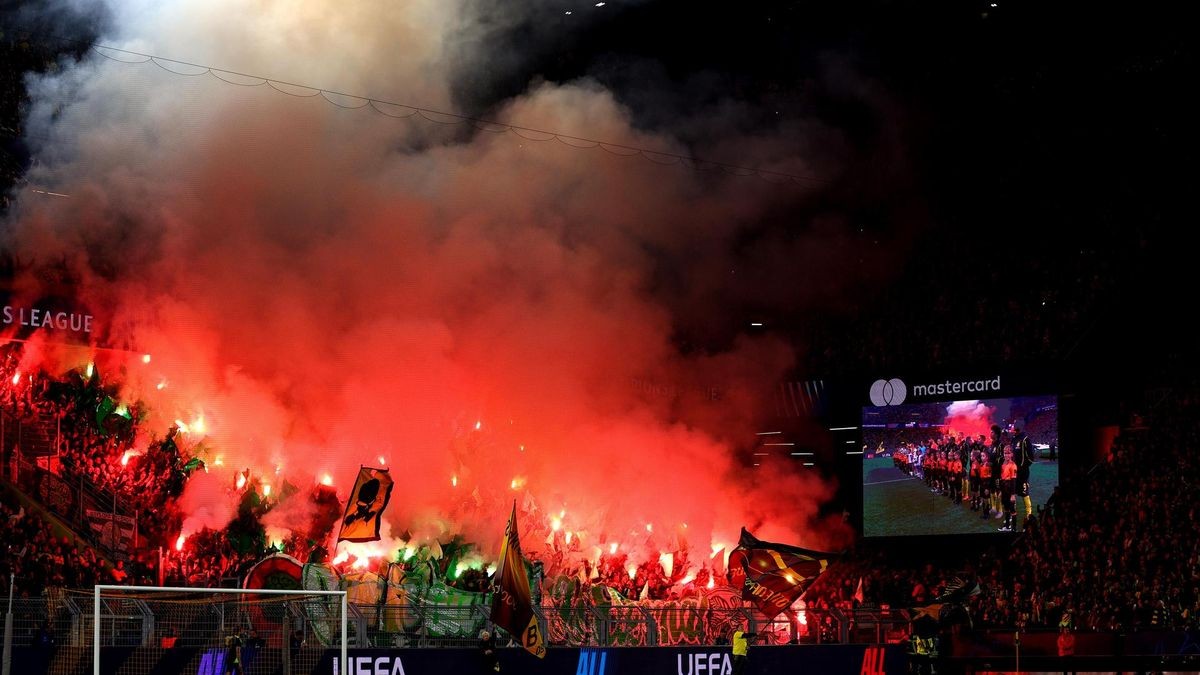 BVB gegen Celtic Glasgow: Uefa-Protest, Pfeifkonzert, Pyro-Show