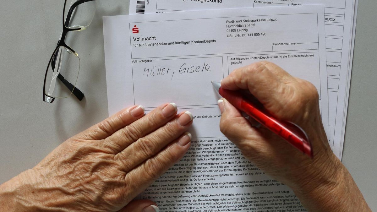 Hat sich ein Mann im Saale-Orla-Kreis am Konto seiner Mutter vergriffen?