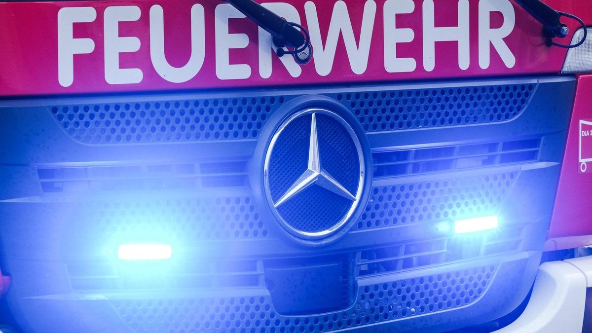 Wesel: Feuerwehr rettet Mann nach schwerem Sturz in der Wohnung