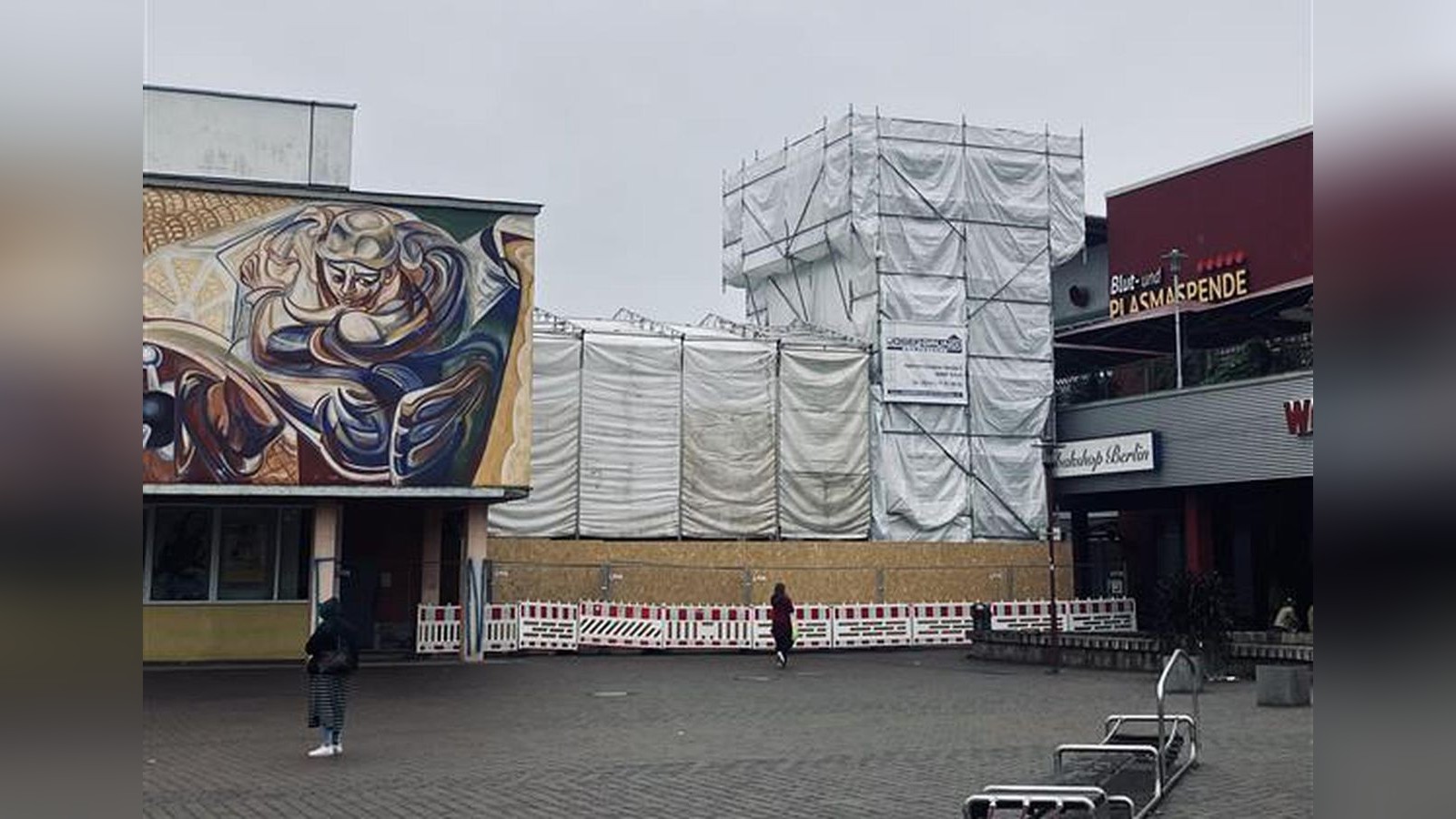 Fund des Tages in Erfurt: Verhüllungskunst im Rieth?