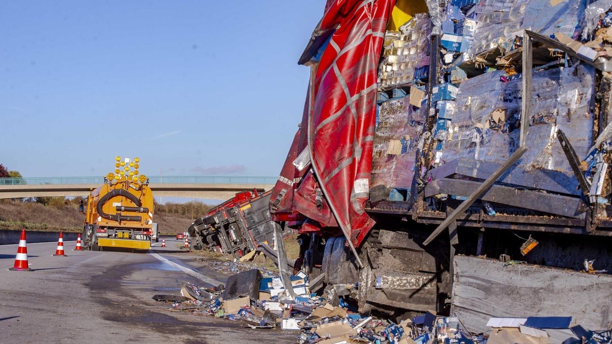Unfall mit zwei Lkw: A71 nach zwölf Stunden wieder freigegeben