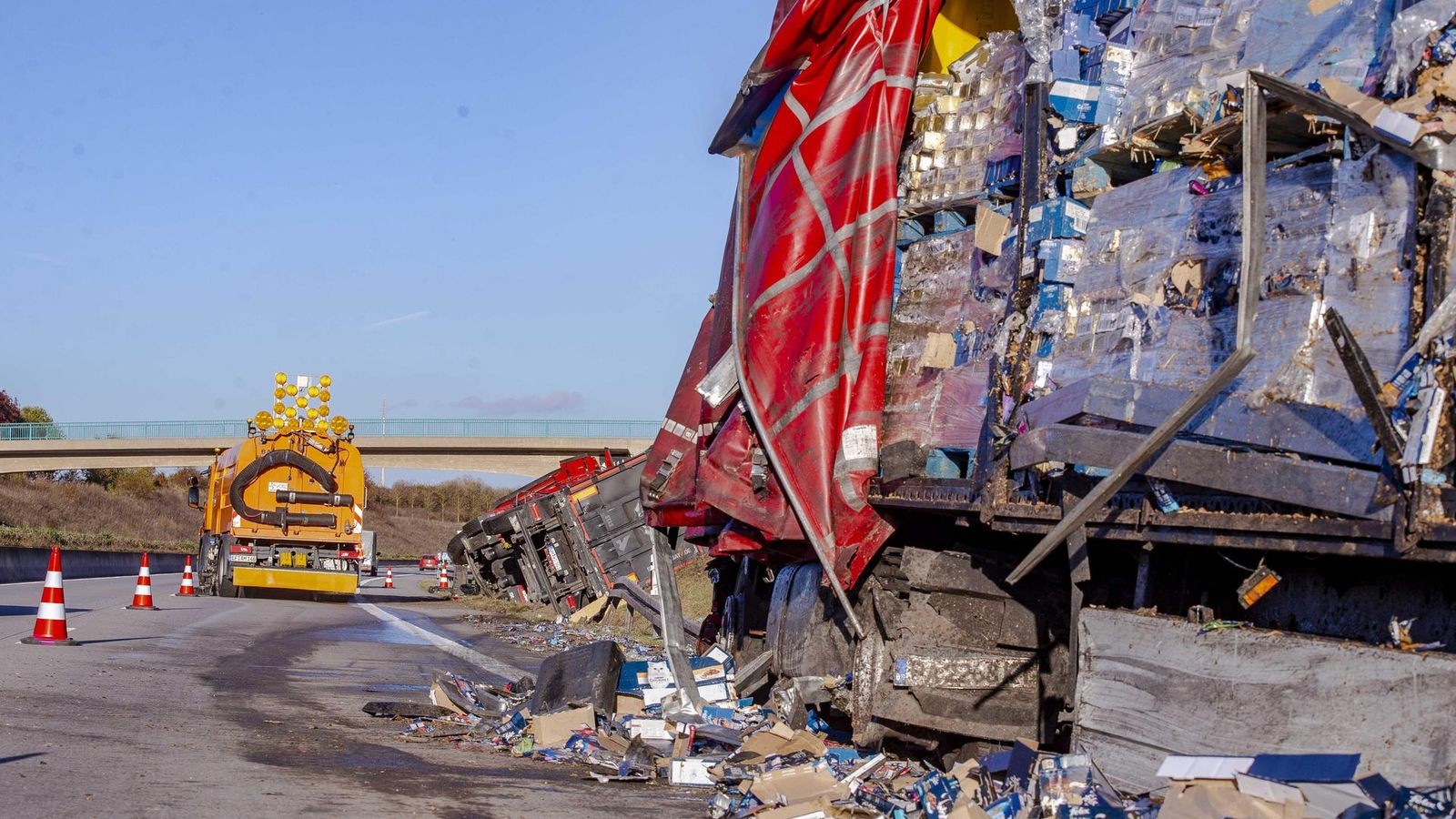 Lkw stoßen zusammen: Schwerer Unfall auf A71 bei Erfurt
