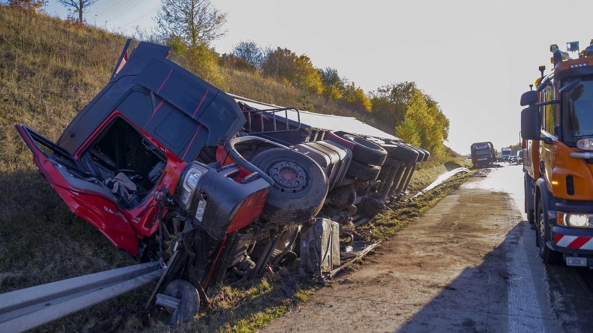 Lkw stoßen zusammen: Schwerer Unfall auf A71 bei Erfurt