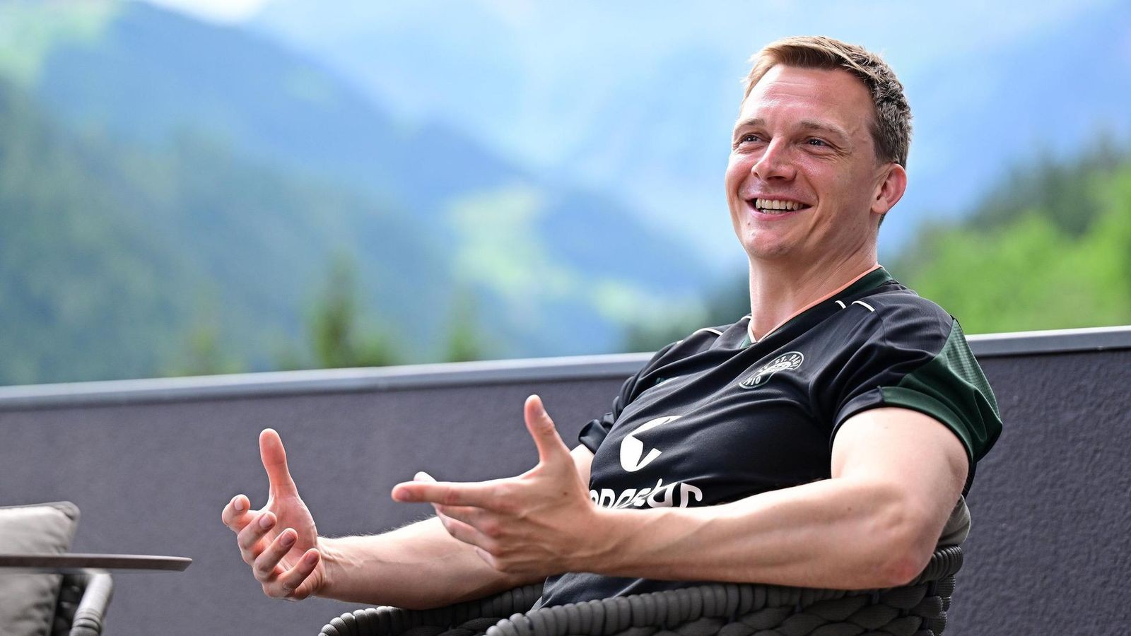 St. Paulis Aufstiegscoach Hinnerk Smolka geht zum Europapokalsieger