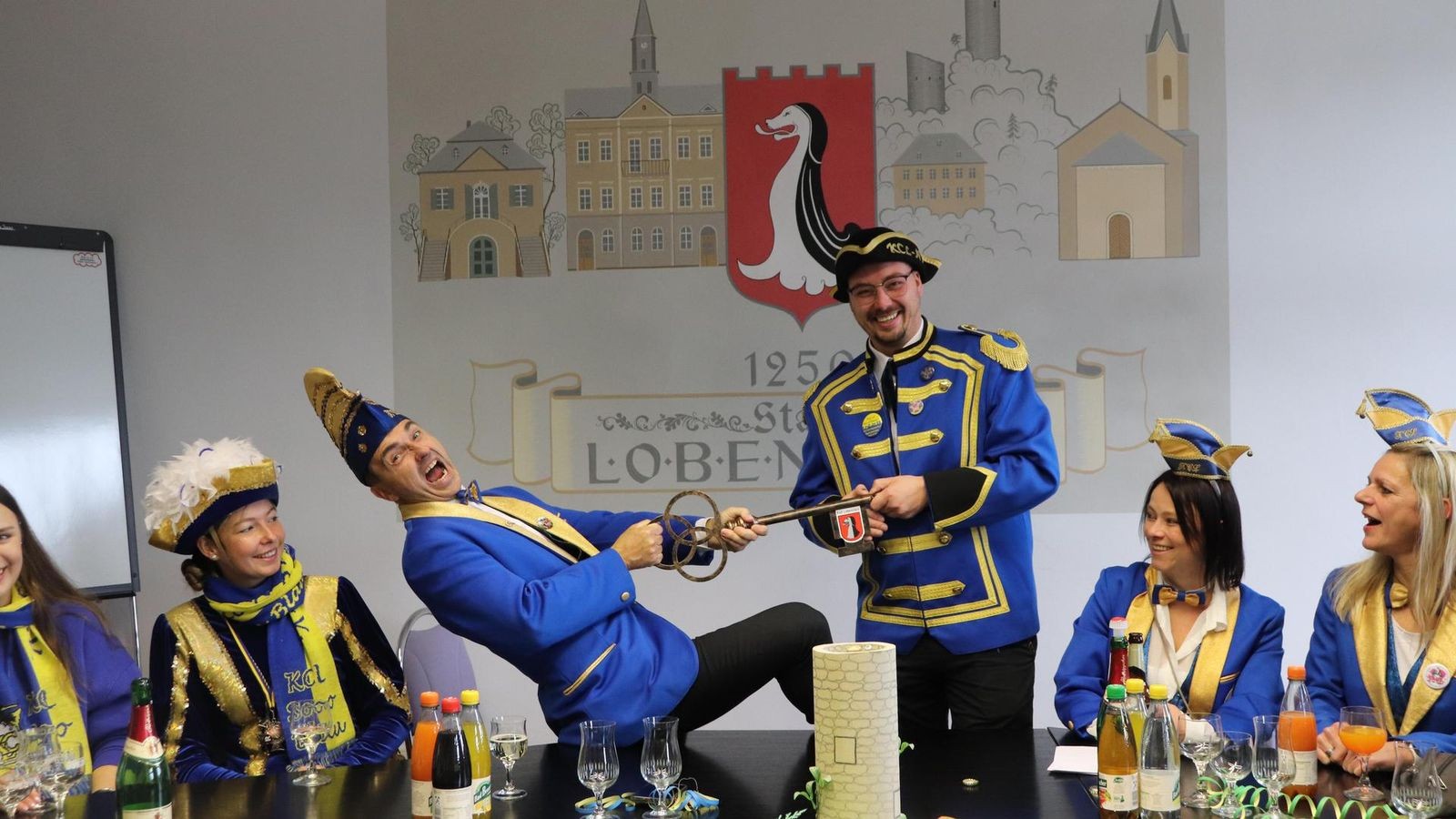 KCL feiert erfolgreiche „Infiltration“ des Bad Lobensteiner Rathaus