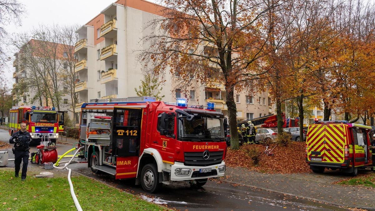 Etliche Menschen aus Wohnblock in Weimar evakuiert: Was über den Brand bisher bekannt ist