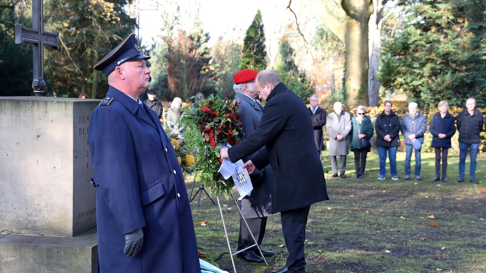 Volkstrauertag: Helmstedt erinnert an Opfer von Krieg und Gewalt