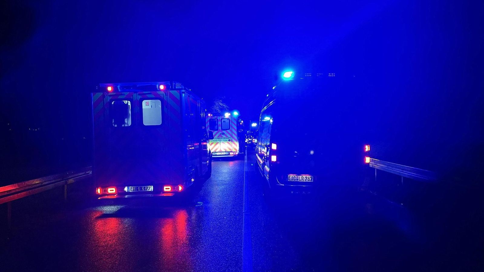 Mehrere Schwerverletzte bei Unfällen auf und nahe der B247