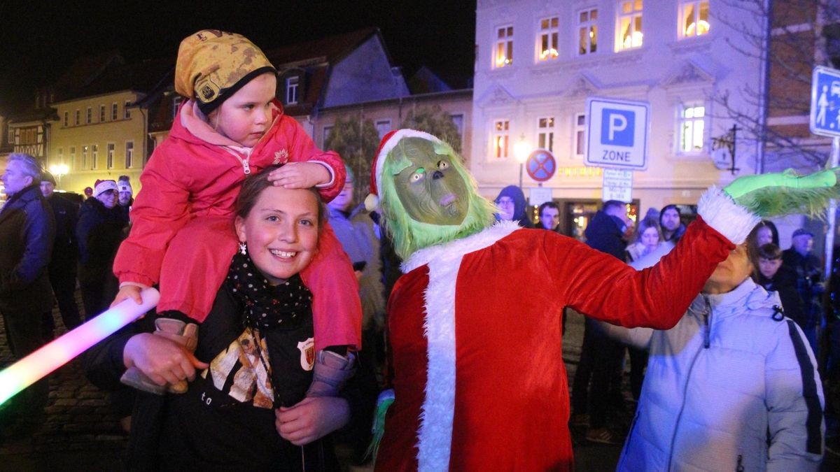 Wieso der Grinch grinst zur Lichterfahrt durch Weida (mit Video)