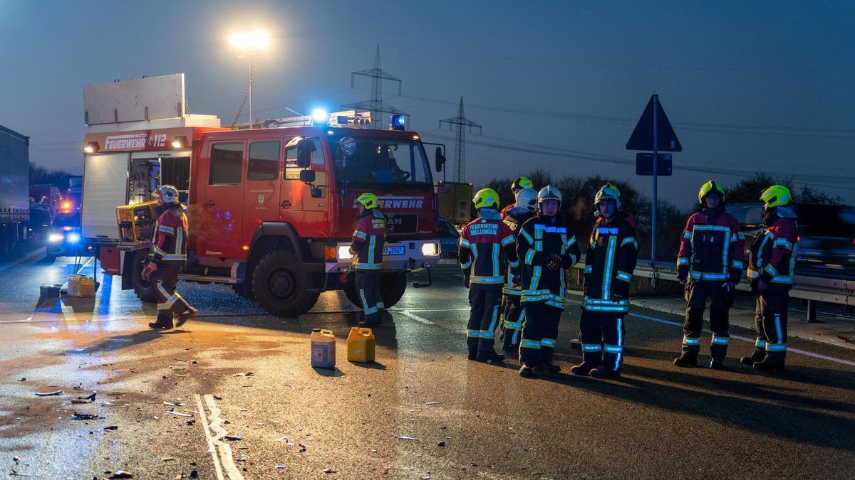 Schwerer Unfall auf A4: Transporter kracht in Kombi - vier Verletzte