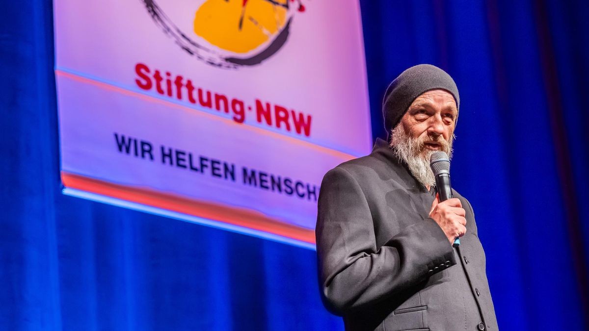 Premiere in Witten: Comedy-Krone für Torsten Sträter