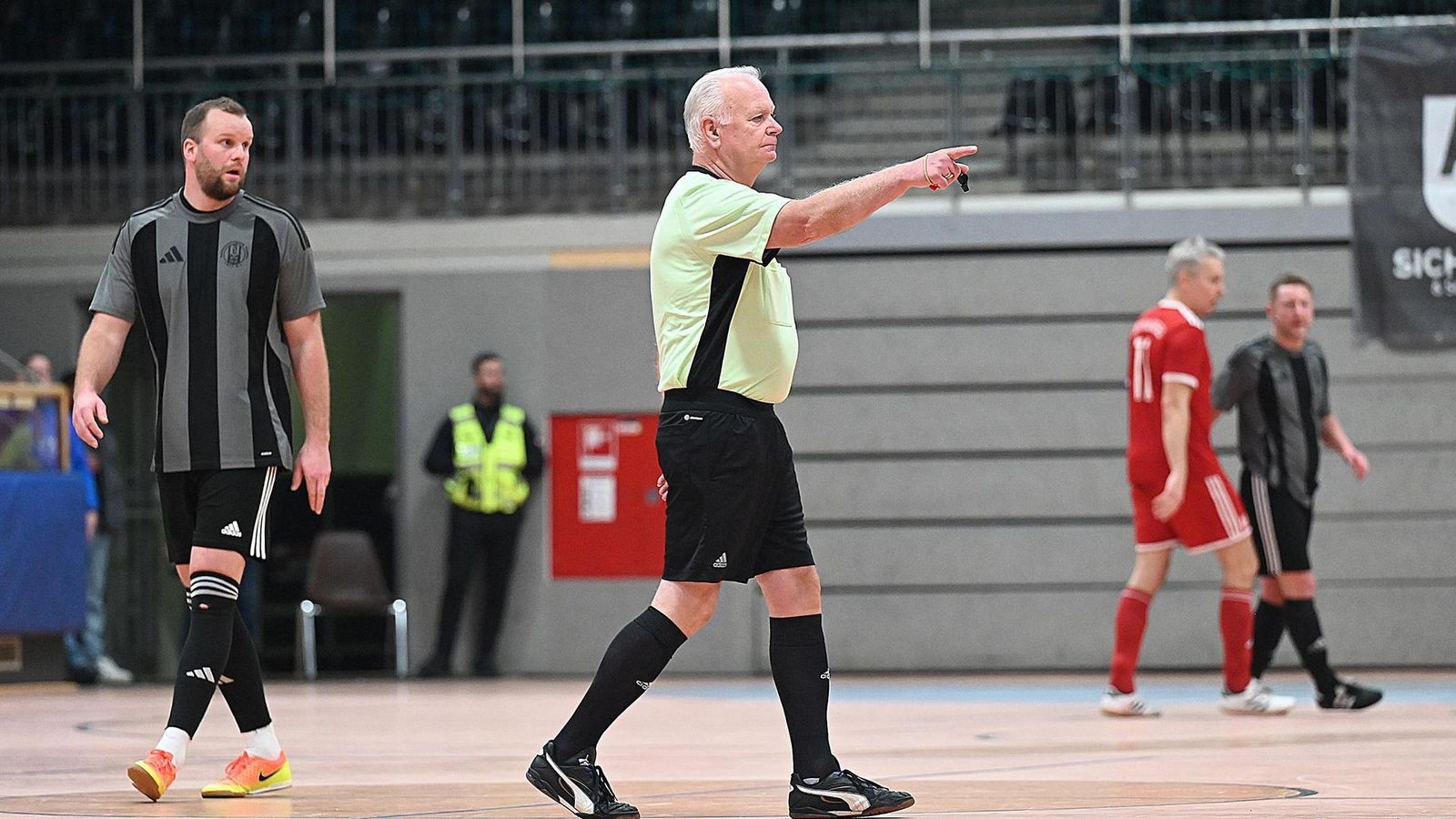 Schiri-Legende Matthias Bock: „Ich bereue keine Sekunde“