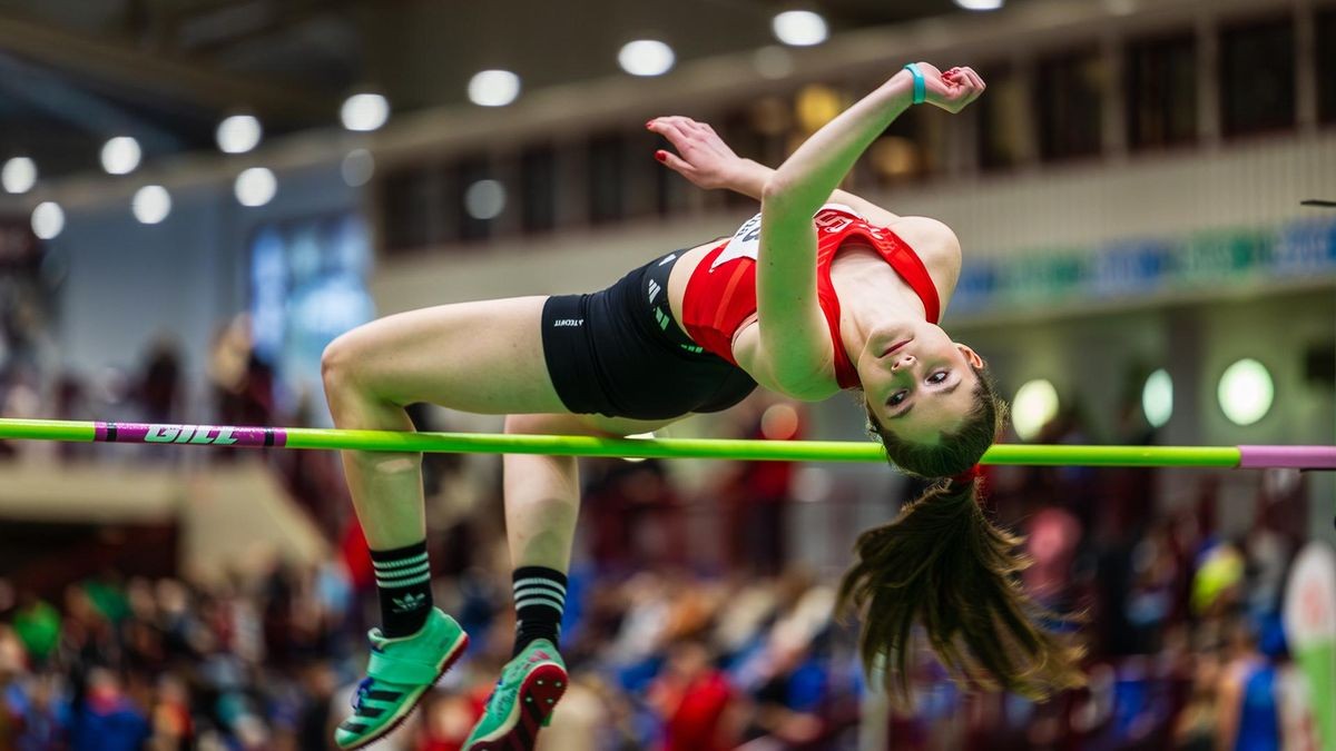 Oberhausenerin Ida Alfes springt in Leverkusen aufs Podium