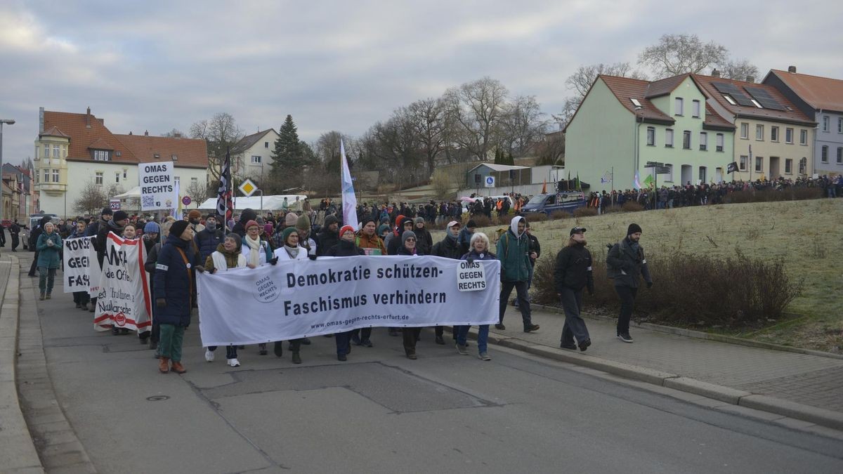 Apolda: Protest in Apolda gegen Rechts: Mehr als 1500 Menschen ...