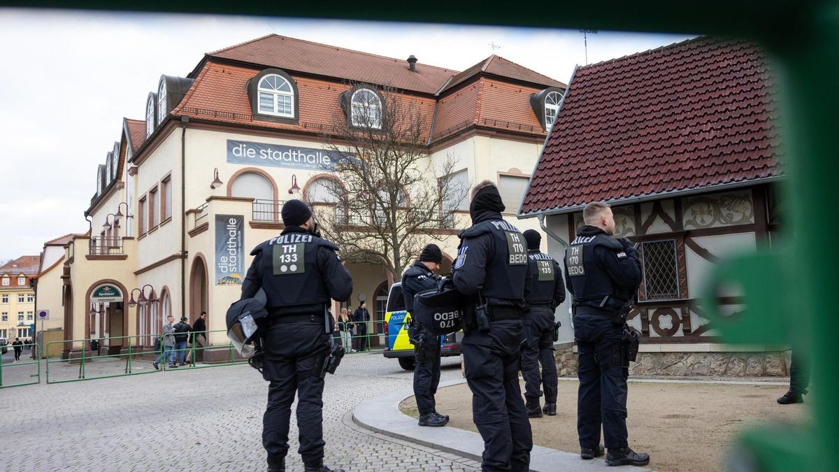 Apolda: Protest in Apolda gegen Rechts: Mehr als 1500 Menschen ...