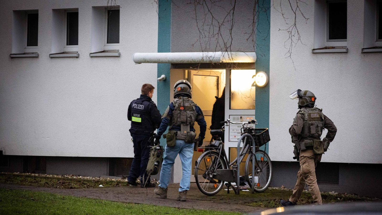 Nach Messerangriff in Bochum: Tatverdächtiger weiterhin gesucht