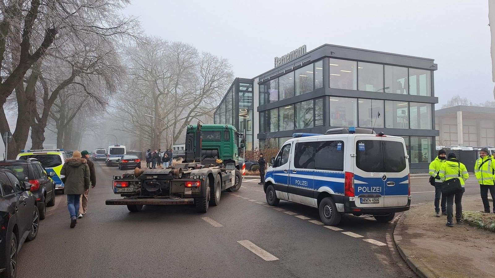 Asbest-Entsorgung: Ermittlungen gegen 30 Beschuldigte