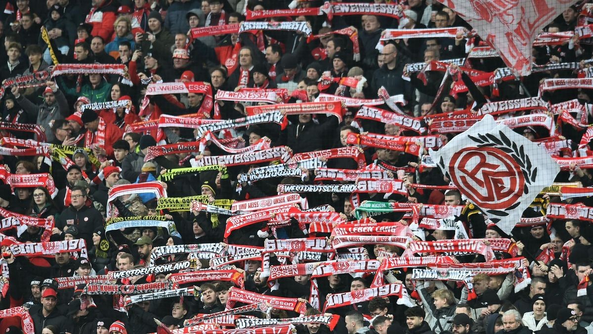 Rot-Weiss Essen: Fans begeistern Koschinat - „in Essen alles ein ...