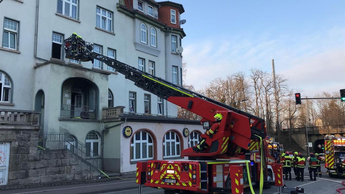 Brand in Arnstadt: Ursache unklar, Identität des Opfers offen