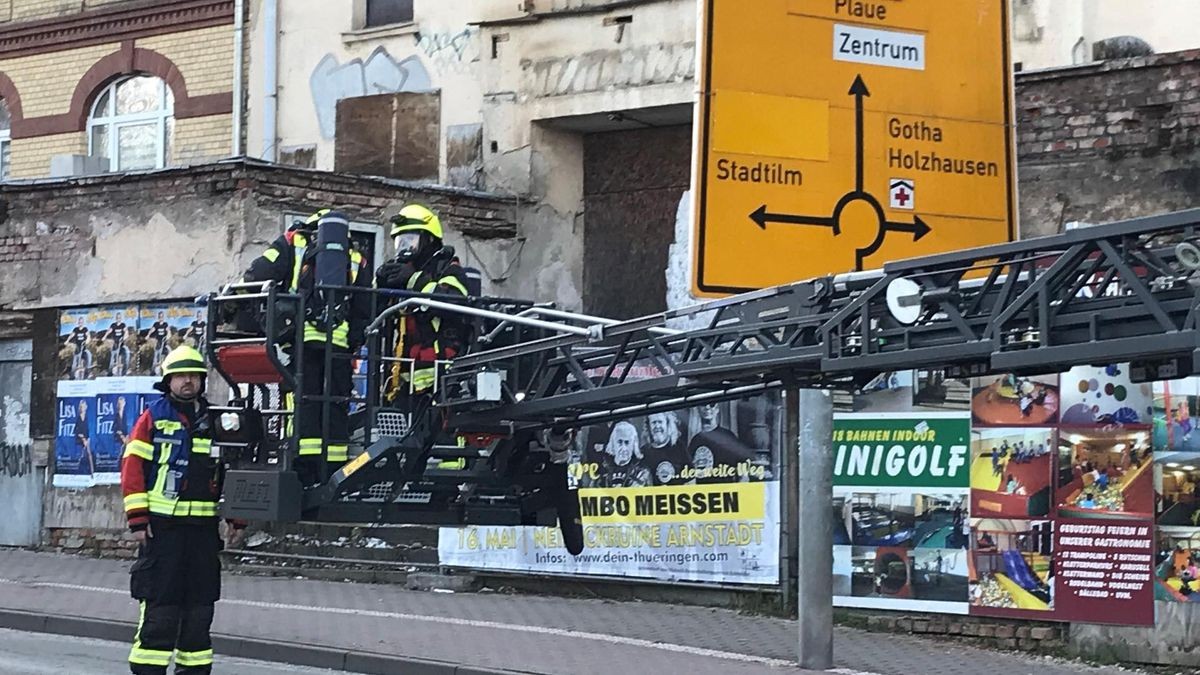 Arnstadt: Leiche nach Wohnungsbrand entdeckt – Ermittlungen laufen