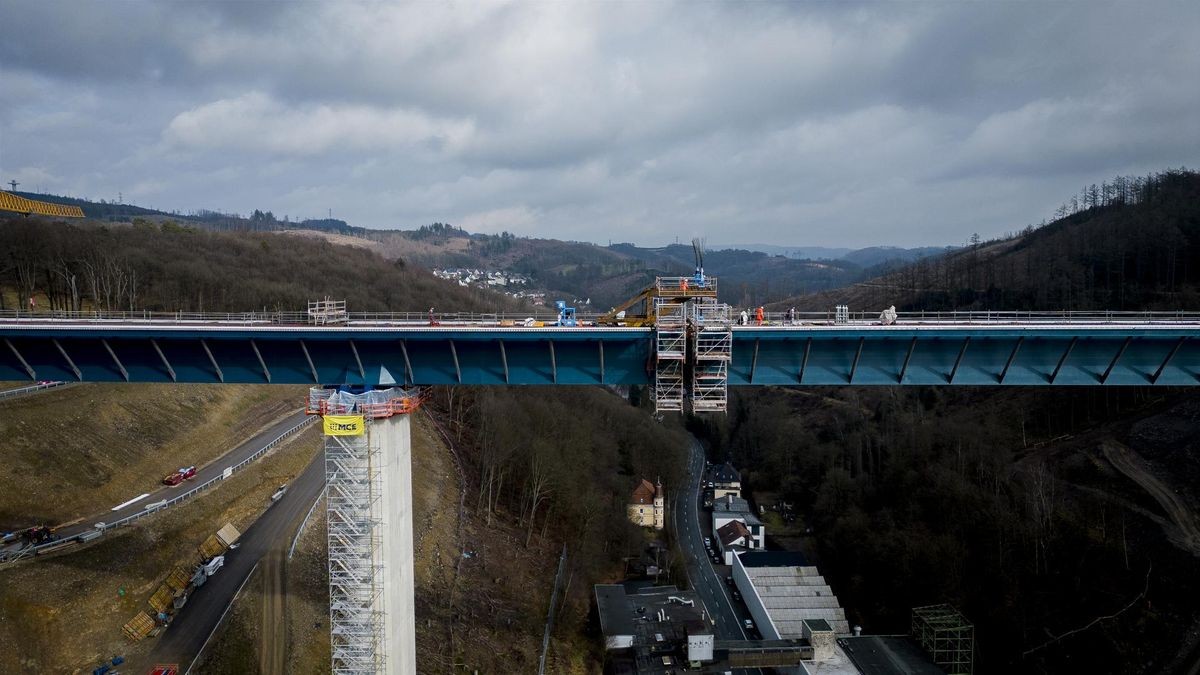 A-45-Brücke in Lüdenscheid: Die Lücke ist jetzt geschlossen