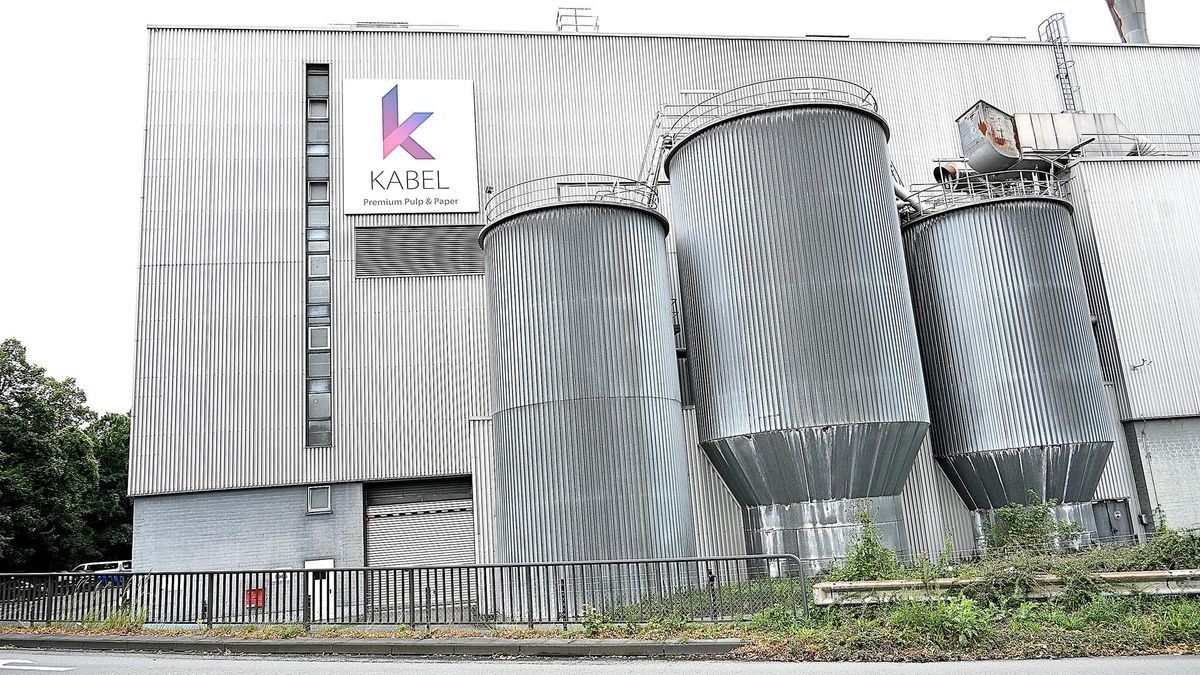 Kurzarbeit in Papierfabrik: Lagerflächen werden verkauft