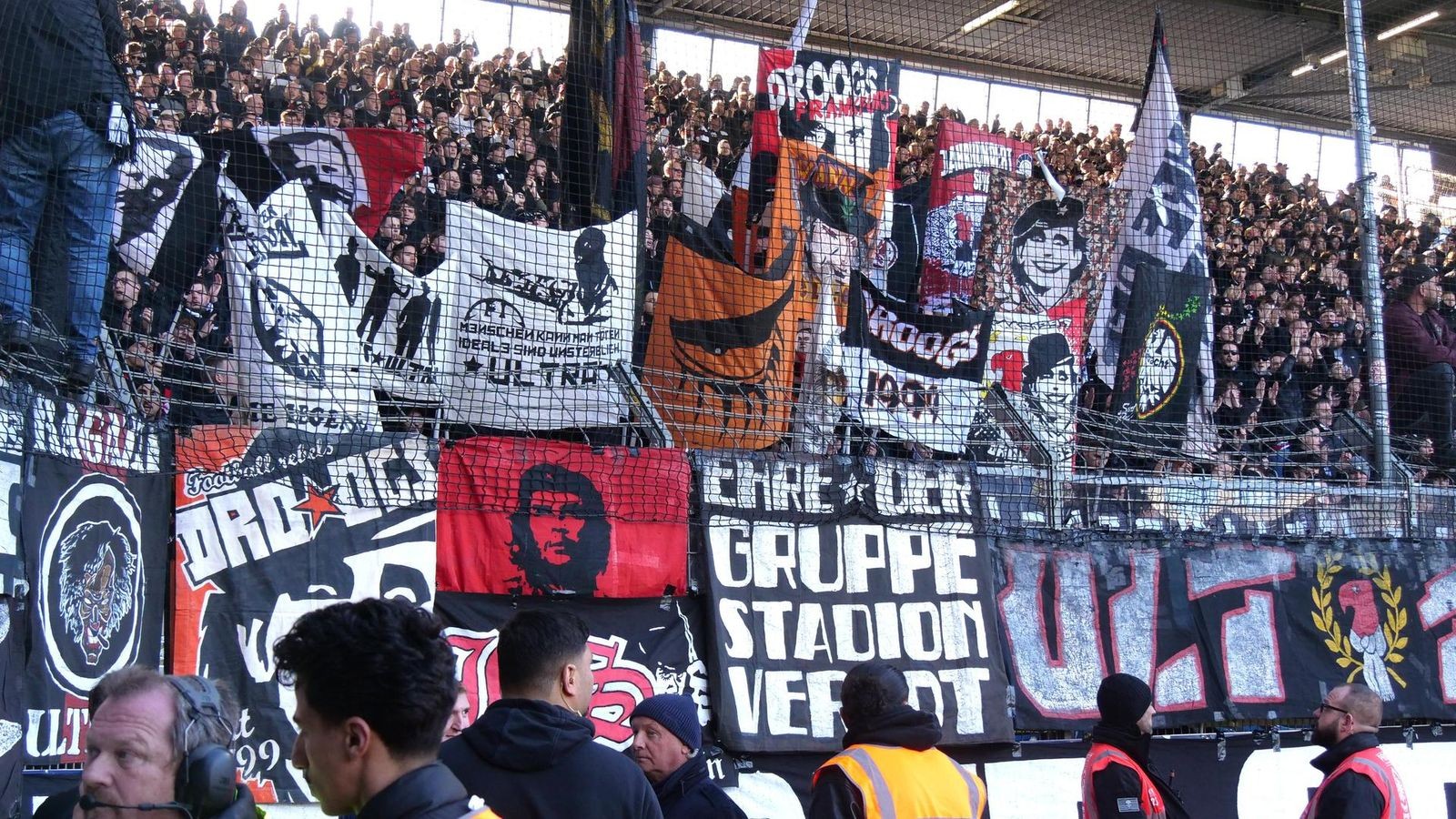 Banner-Eklat: Andere Regeln für BVB-Fans als für Eintracht-Ultras?