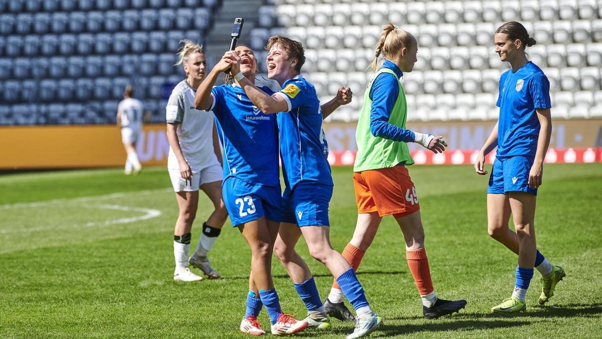 „Zu 99,9 Prozent“: FC Carl Zeiss Jena feiert Klassenerhalt-Party