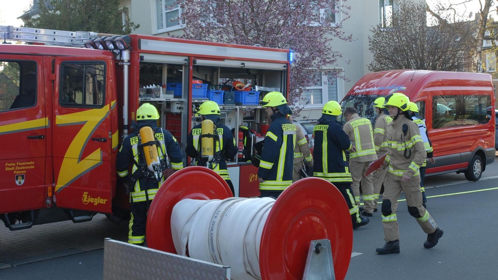 Der Wolf im Foto, verliebt in einen Richter, Explosion in Zeulenroda