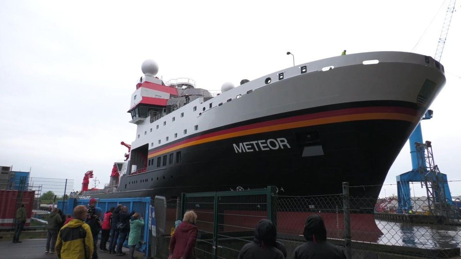 Neues Forschungsschiff: Meyer Werft dockt «Meteor IV» aus