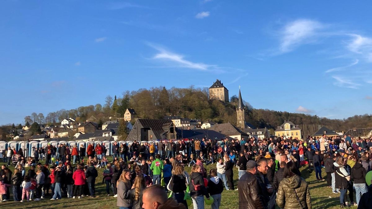 Gänsehaut-Momente in Hirschberg: MDR Jump Osterfeuer begeistert Tausende